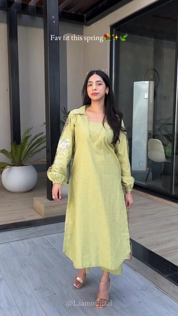 Self jacquard Kurta Set in Olive green by Cinq Apparel - JVC7344 | Laam.pk