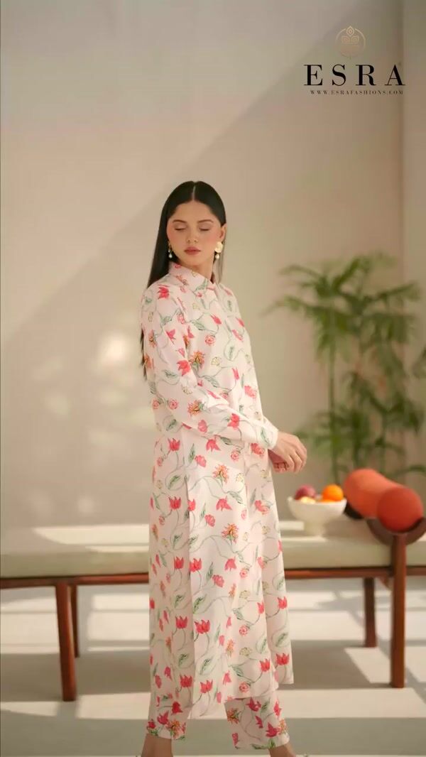 Crepe Kurta Set in White by Esra - | Laam.pk