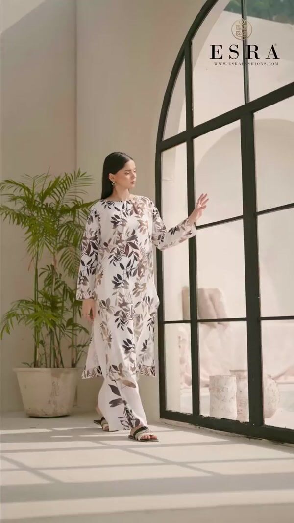 Crepe Kurta Set in White by Esra - | Laam.pk