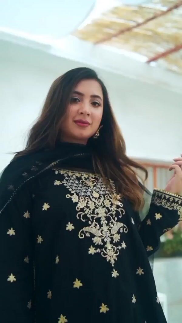 Lawn Kurta Set in Black by Omal By Komal - IVD1795 | Laam.pk