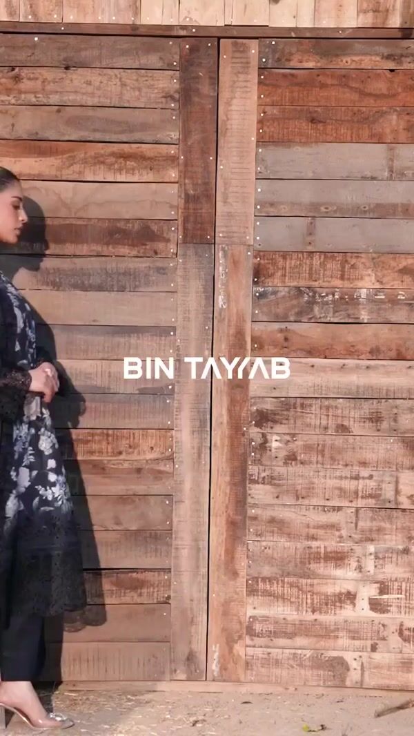 Khaddar Kurta Set in Black by Bin Tayyab - ZRZ3835 | Laam.pk